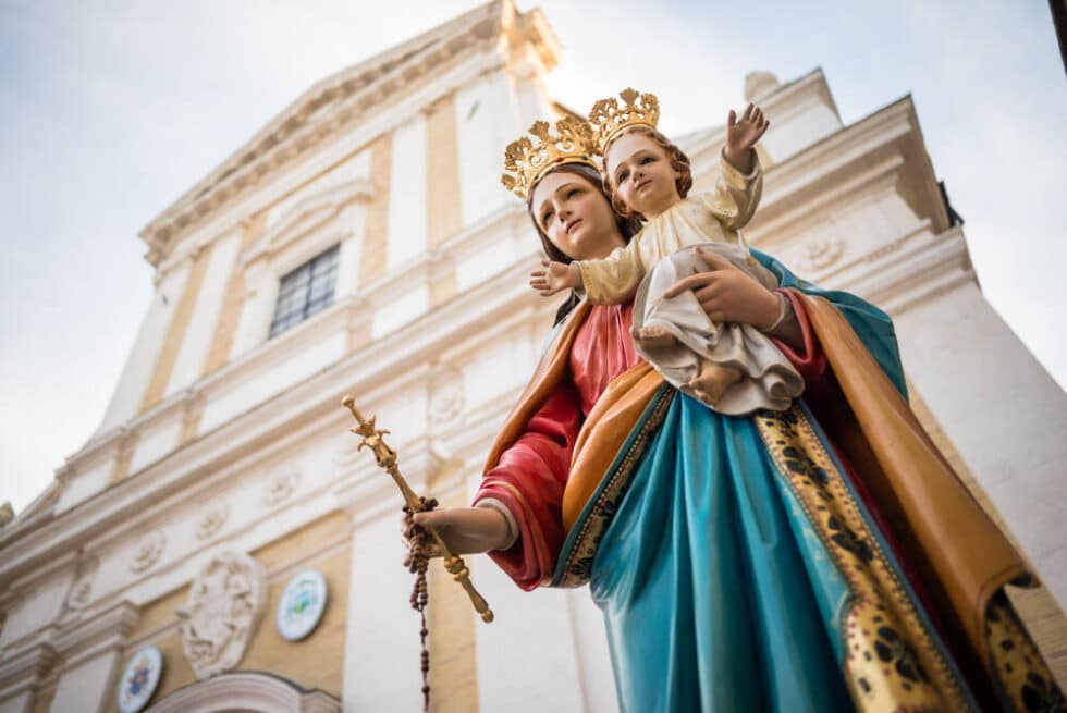 ¿Qué nos enseña la Visitación de María? - Horarios de Misa